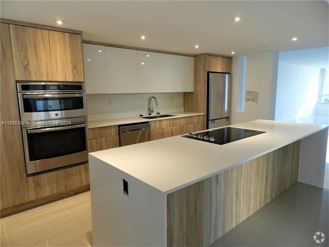 Beach Bay Apartments for Rent with High Ceilings - Miami Beach, FL - 9 ...