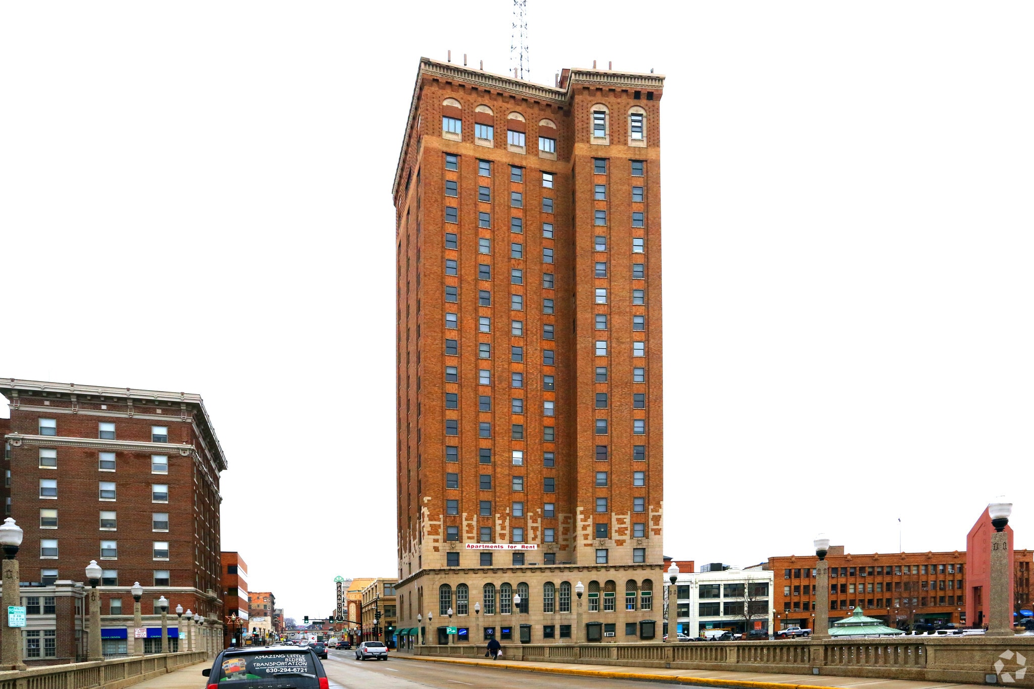 Leland Tower Apartments - 7 S Stolp Ave Aurora, IL 60506 | Apartments.com
