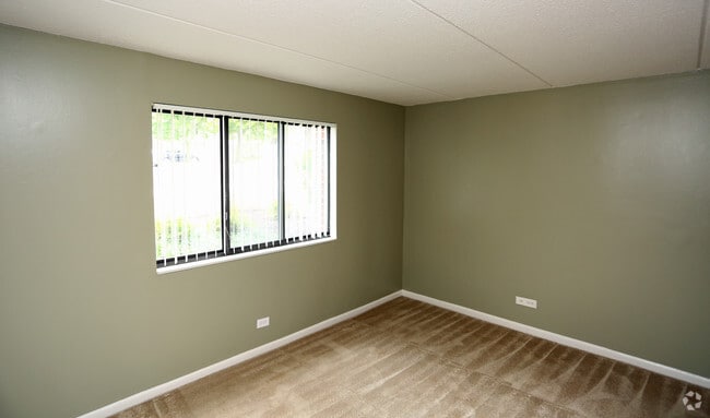 Fox Crest - Apartments in Waukegan, IL | Apartments.com