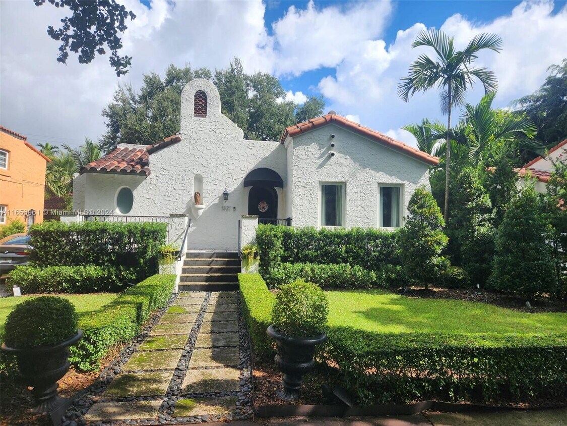 1321 Asturia Ave, Coral Gables, FL 33134 - House Rental in Coral Gables ...