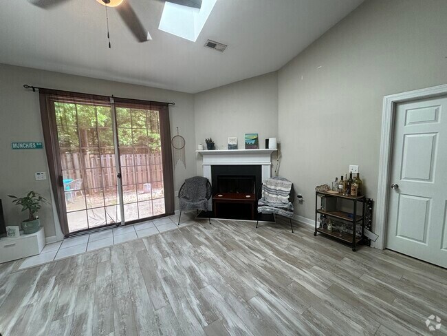 Carleton Place Apartments for Rent with a Walk-In Closet - Wilmington ...