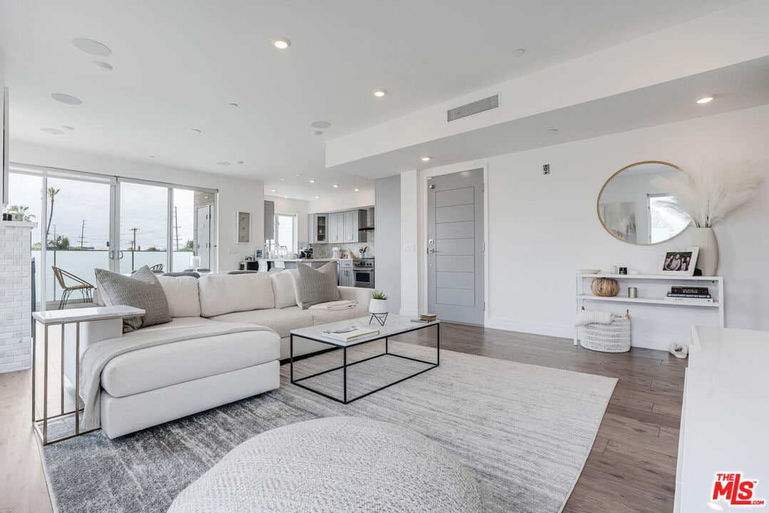 11979 Walnut Ln Unit 3, Los Angeles, CA 90025 - Room for Rent in Los ...