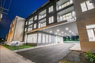 Apartments near 1077 E Trinity Ln | Apartments.com