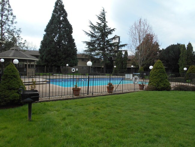Village Inn Apartments - Apartments in Springfield, OR | Apartments.com