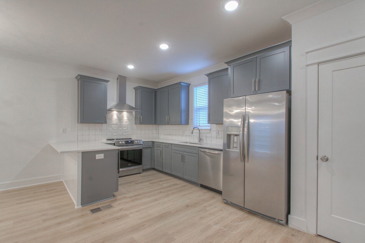 428 38th Ave N Unit 4 - End, Nashville, TN 37209 - Condo for Rent in ...