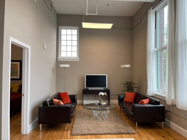 Shepard School Lofts Apartments - 3450 Wisconsin Ave Saint Louis, MO ...