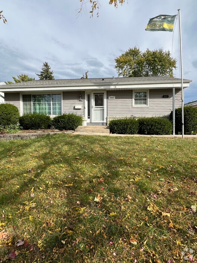 Alcott Park Apartments for Rent with a Garage - Milwaukee, WI - 1 ...