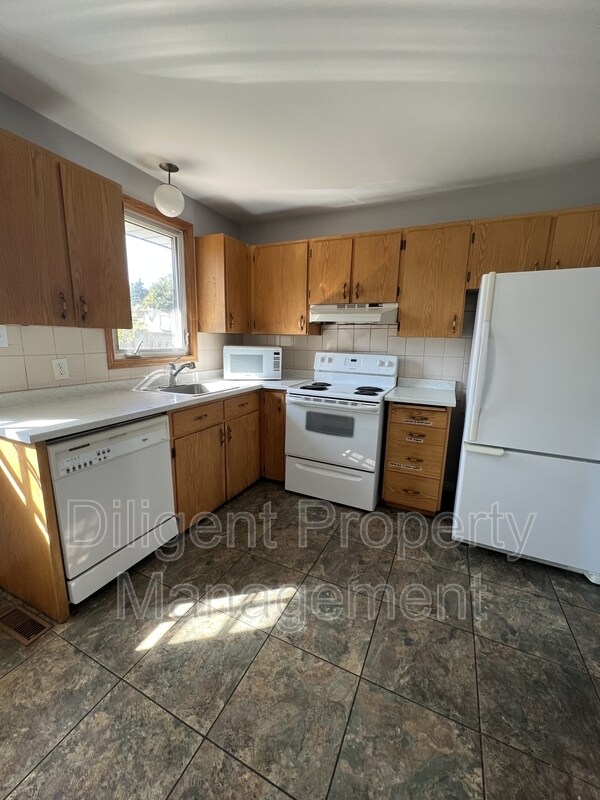 Apartments for Rent under $1,300 Near Otonabee-South Monaghan ON ...
