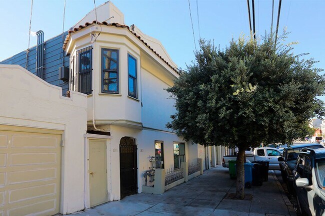 Beautiful Newly Remodeled 3BR/2BA with Gre... House | University of San ...