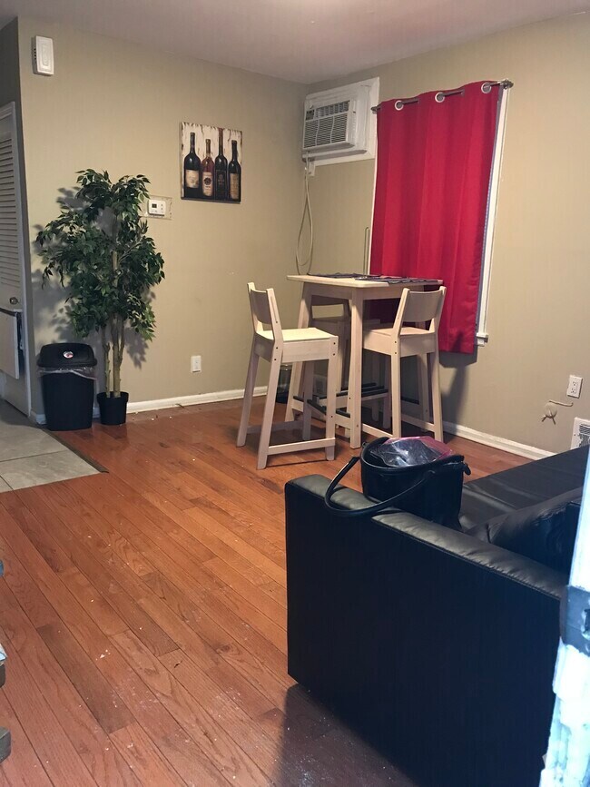 Avenue Of The Arts South Apartments for Rent with a Yard - Philadelphia ...
