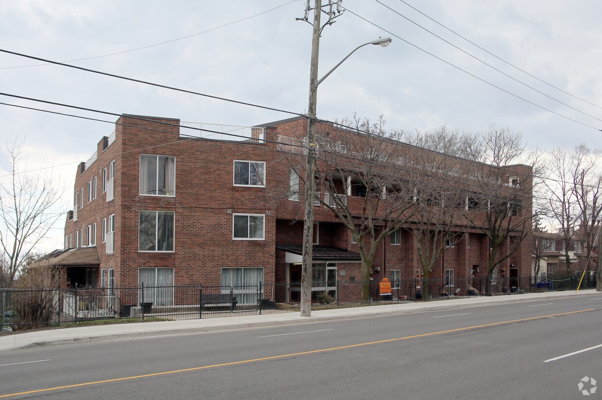 Birch Cliff Co-op Apartments - 1691 Kingston Rd Toronto, ON ...