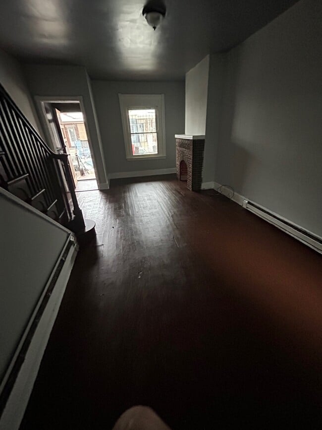 North Philadelphia Apartments for Rent with Hardwood Floors ...