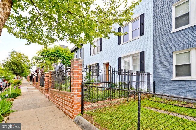 1109 Penn St NE Unit 1, Washington, DC 20002 - Room for Rent in ...