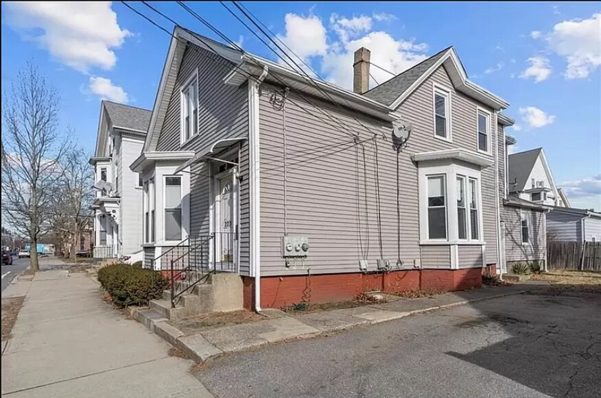 223 Gano St Unit 2, Providence, RI 02906 - Apartments in Providence, RI ...