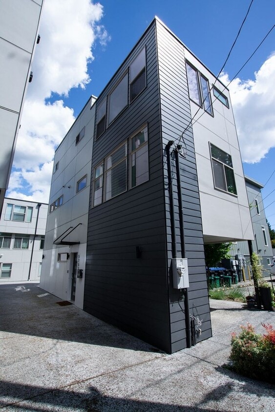 5253 Fauntleroy Wy Sw, Seattle, WA 98136 | Apartments.com