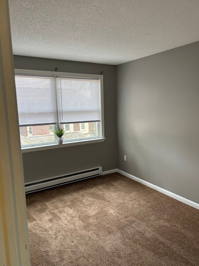 248 Lawlor St, New Britain, CT 06051 - Townhome Rentals in New Britain ...