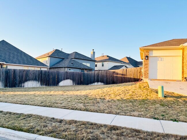 257 Algaroba Loop, Mustang Ridge, TX 78610 - House Rental in Mustang ...