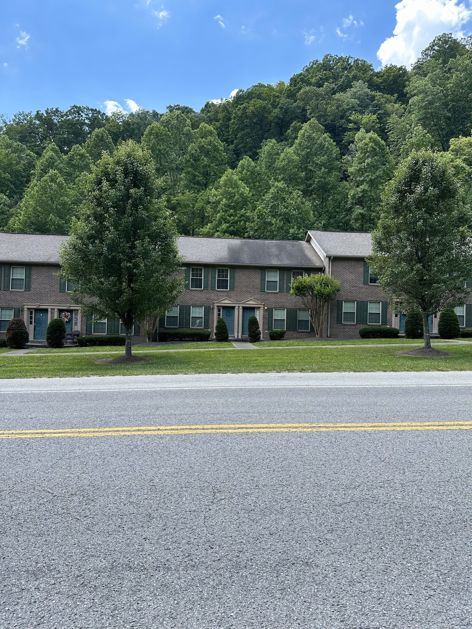 813 Cedar Creek Rd, Pikeville, KY 41501 - Townhome Rentals in Pikeville ...