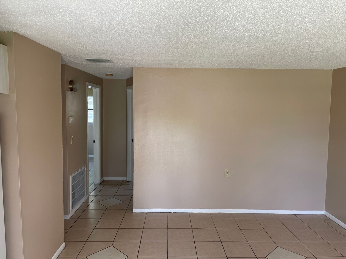 5311 Avery Rd Unit 1, New Port Richey, FL 34652 - Room for Rent in New ...
