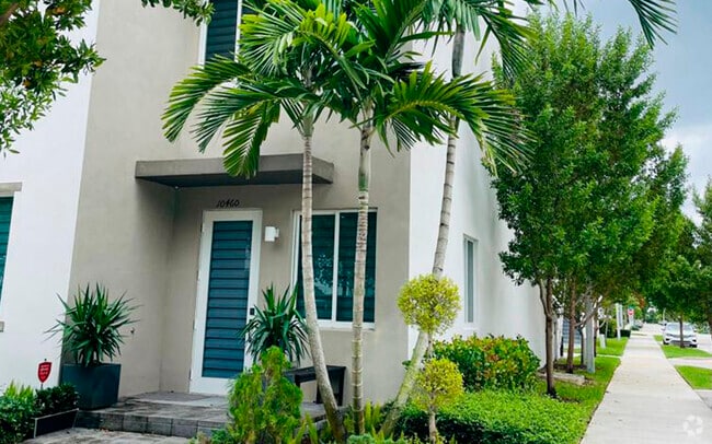 The Mansions at Doral Apartments for Rent with Hardwood Floors - Doral ...