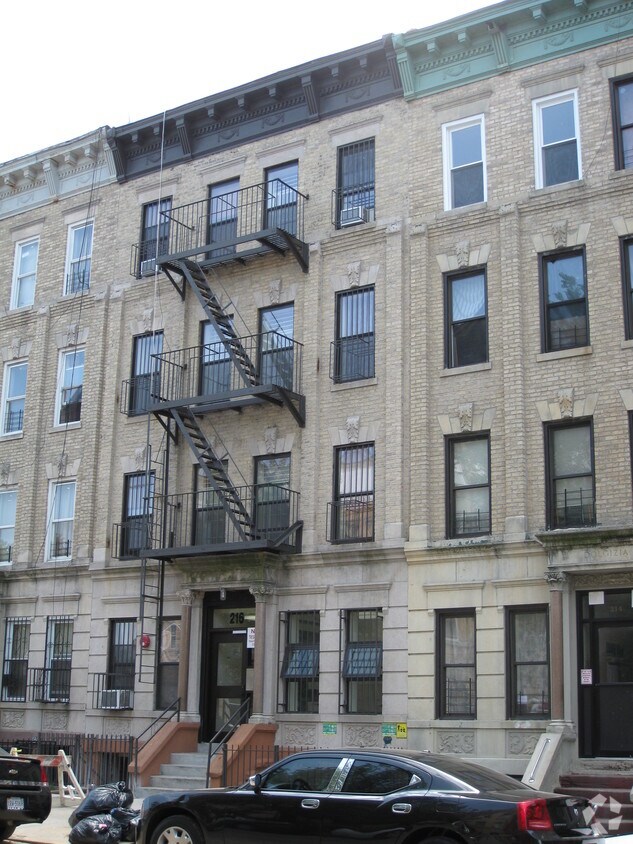 Mother Gaston Cluster - 216 Hull St Brooklyn, NY 11233 | Apartments.com