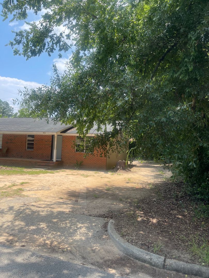 901 S Maple St Unit 901 S Maple Street Apt A, Albany, GA 31705 - Room ...