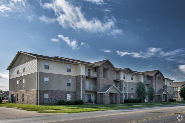 Scenic Acres South Apartments for Rent with Parking - Springfield, MO ...
