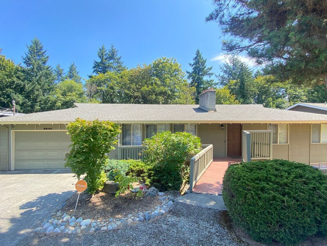 5644 129th Ave SE, Bellevue, WA 98006 - House Rental in Bellevue, WA ...