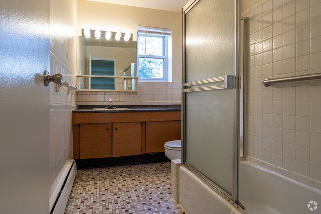 Colonial Point Apartments - Feasterville Trevose, PA | Apartments.com
