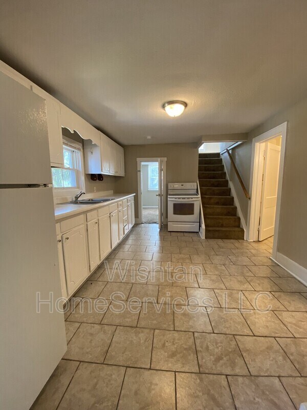 617 W Calhoun St Unit Apt. B