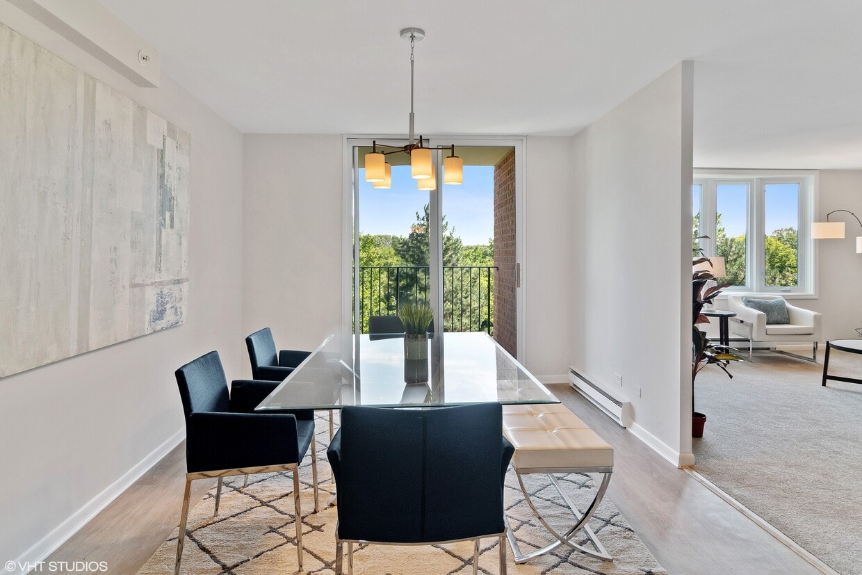 Spinning Wheel Apartments - 21 N Spinning Wheel Rd Hinsdale, IL 60521 ...