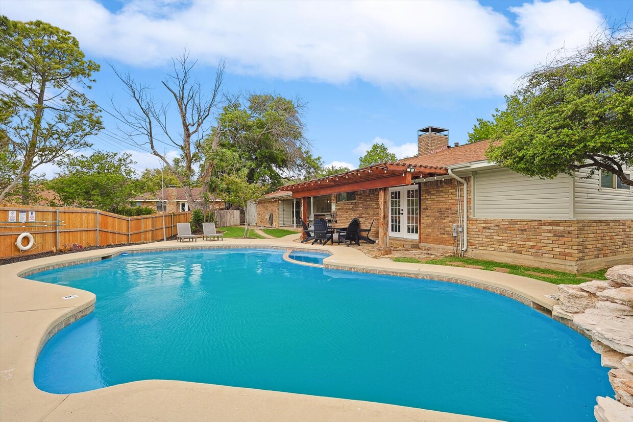 1208 Mayleaf Dr, Irving, TX 75060 - House Rental in Irving, TX ...