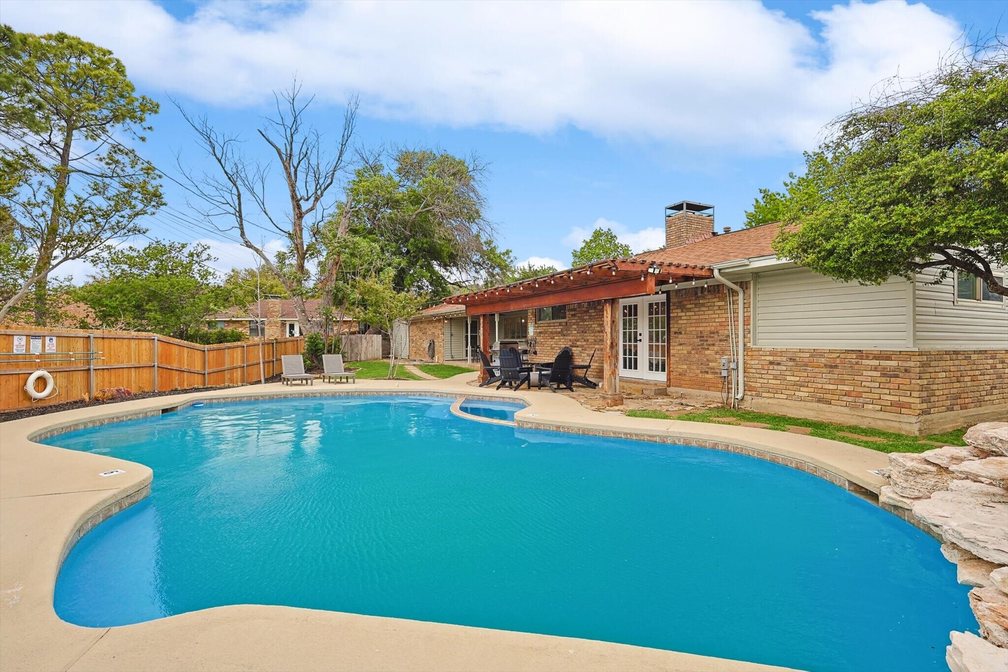 1208 Mayleaf Dr, Irving, TX 75060 - House Rental in Irving, TX ...