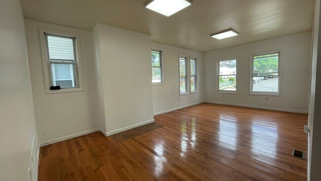 1043 Hunterdon St Unit 1, Newark, NJ 07112 - 1043 Hunterdon St Newark, NJ 07112 | Apartments.com