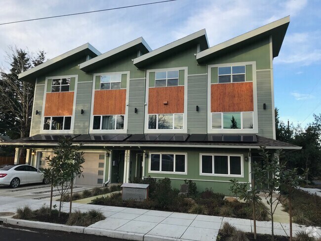 Community Acres Apartments for Rent with Parking - Portland, OR - 1 ...