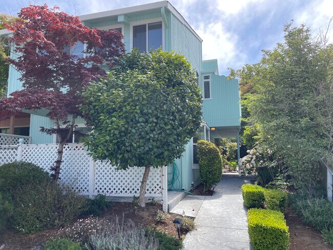 Apartments for Rent with a Walk-In Closet in Seascape Uplands, Aptos ...