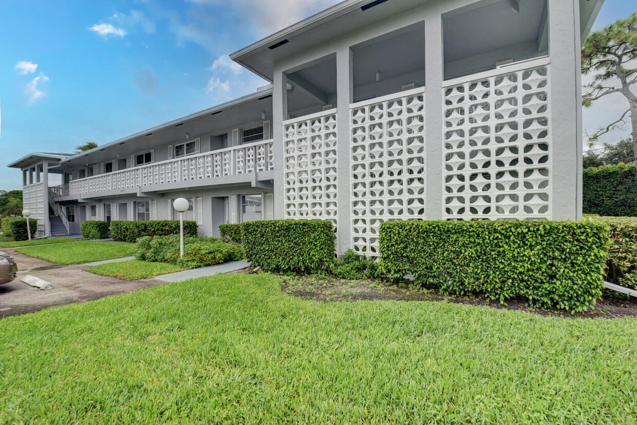 2820 SW 15th St Unit 202, Delray Beach, FL 33445 - Condo for Rent in ...