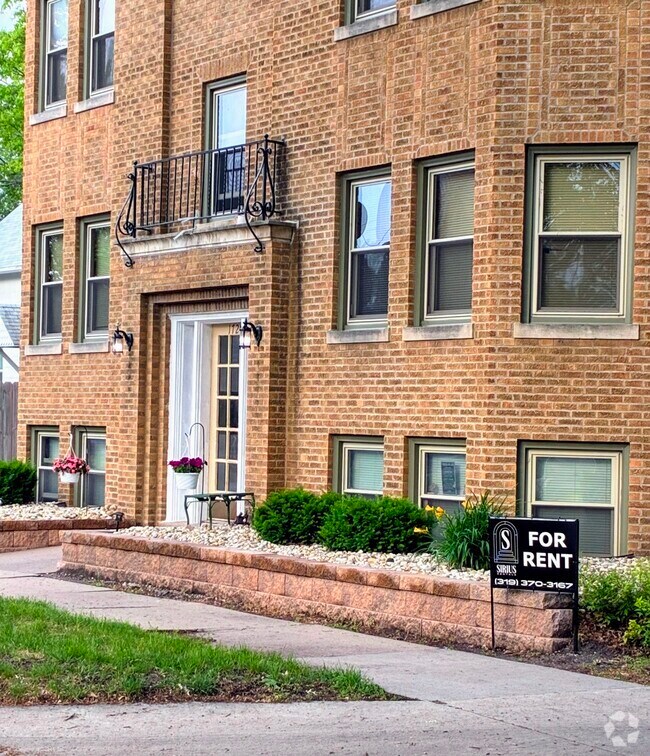 The Bluffs Apartments under $1,000 - Moline, IL - Updated Today | Apartments.com