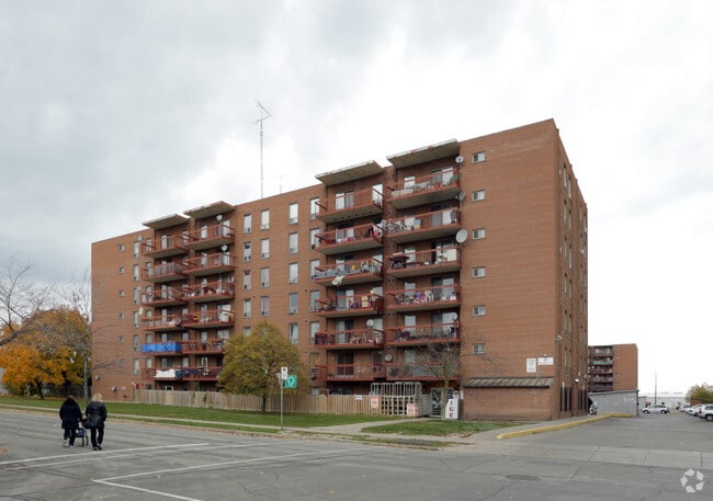 East End B Hamilton Studio Apartments for Rent - Hamilton, ON - 1 ...