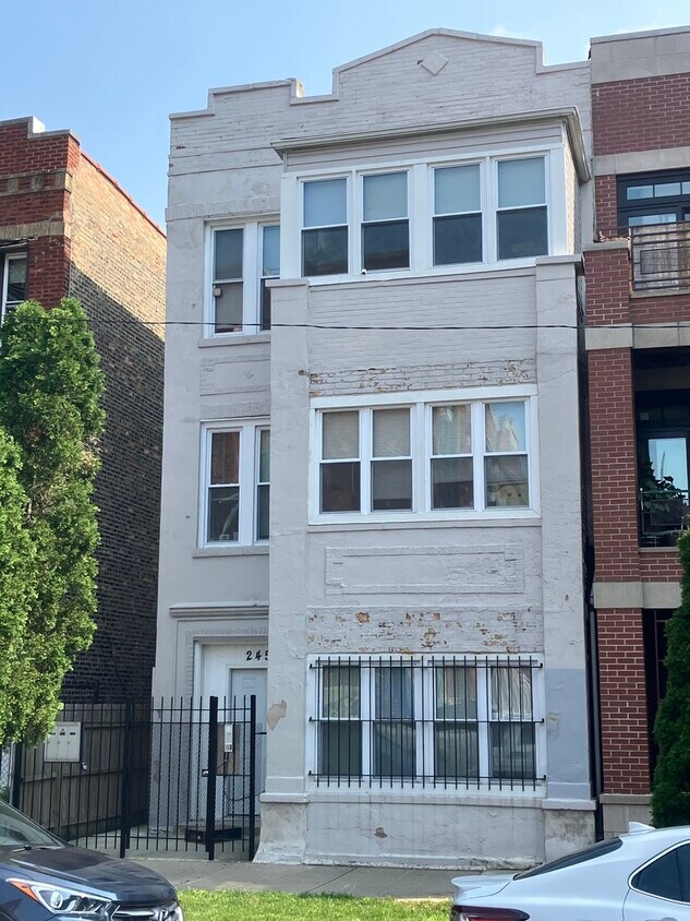 2451 W Rice St, Chicago, IL 60622 - House Rental in Chicago, IL ...