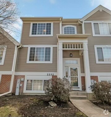 Summit Chase East at the Wheatlands Student Apartments for Rent ...