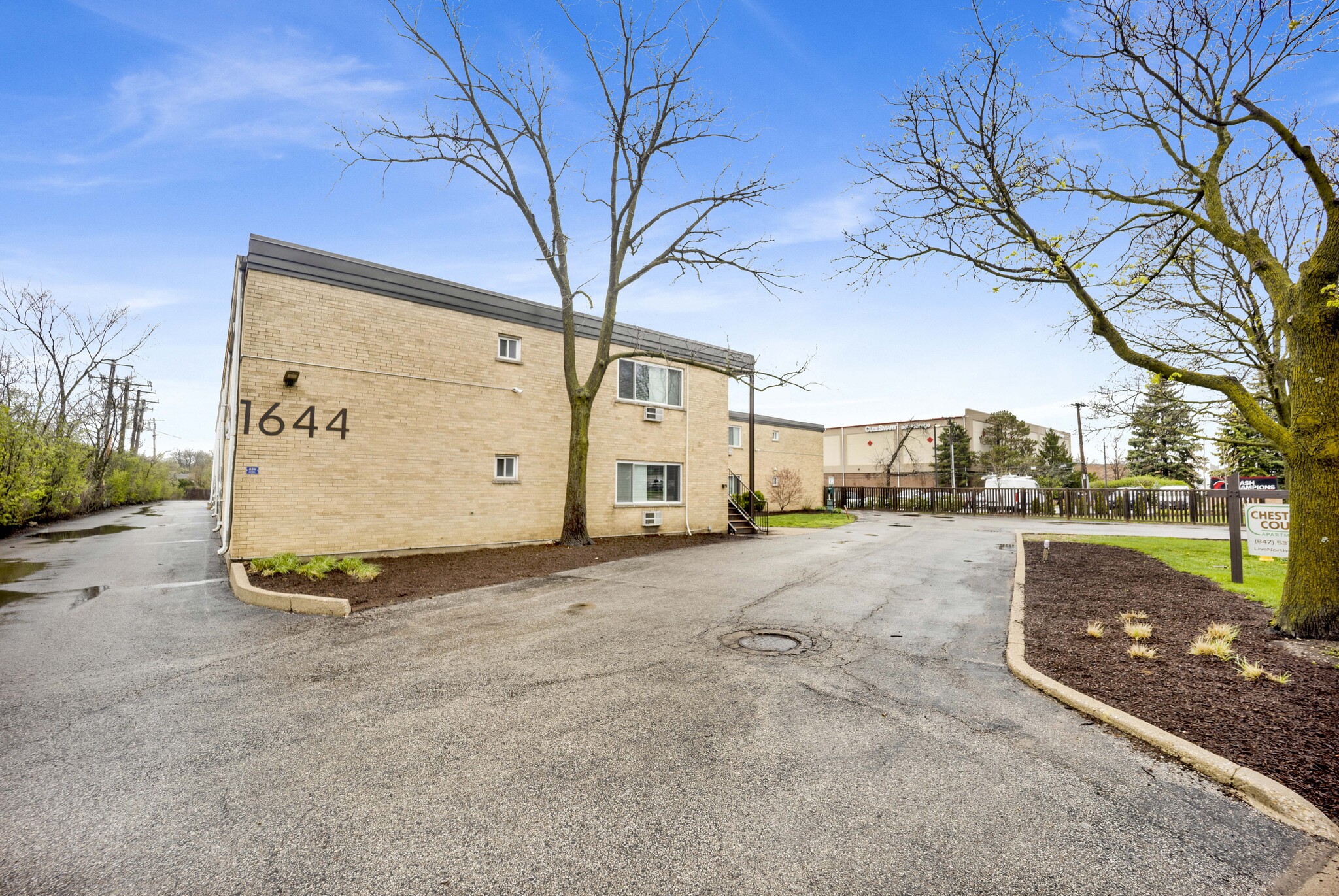 Chestnut Court Apartments - 1644-1646 Waukegan Rd Glenview, IL 60025 ...