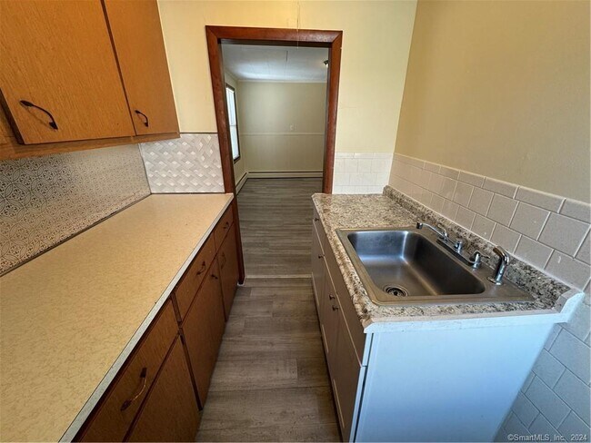 265 High St, New Britain, CT 06051 - Room for Rent in New Britain, CT ...