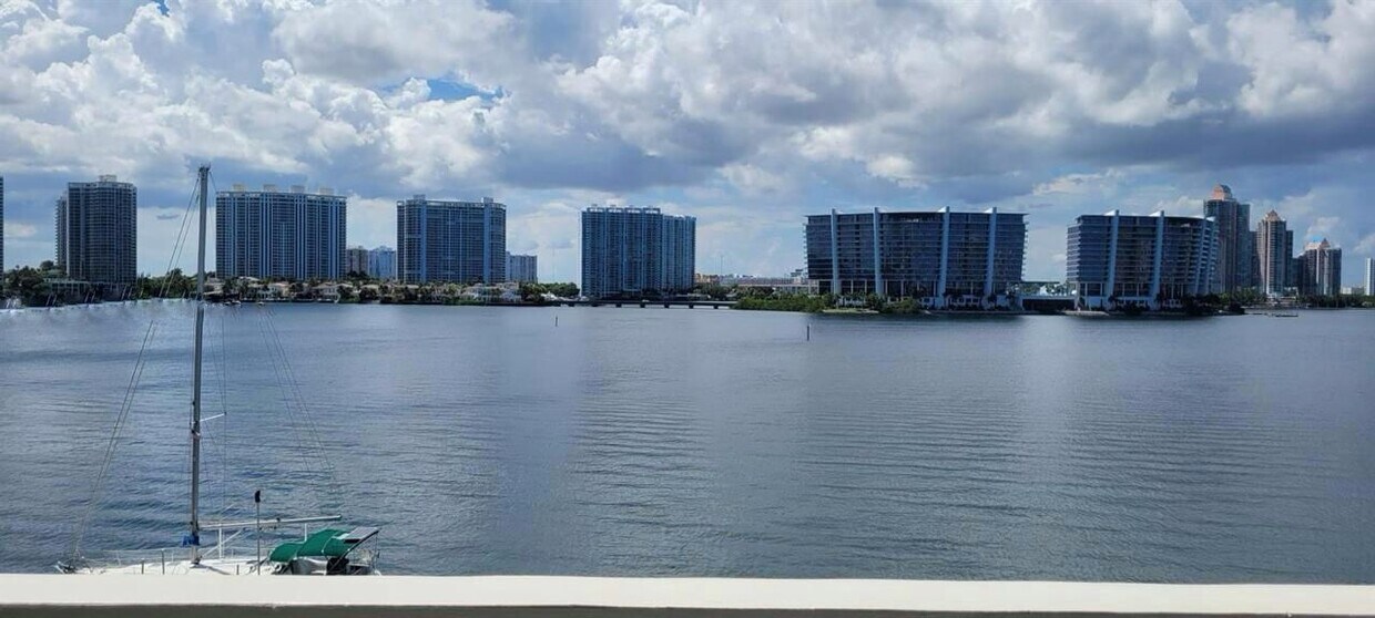 17900 N Bay Rd Unit 17900 N Bay Road #580, Sunny Isles Beach, FL 33160 ...