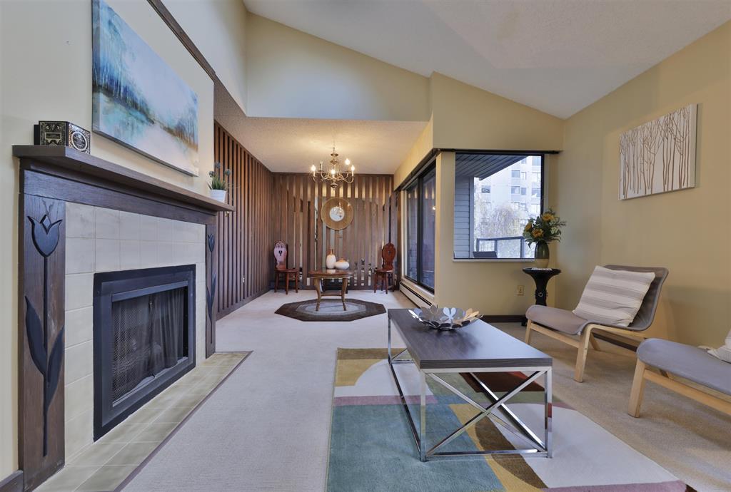 1340 Duchess Av Unit Duchess, West Vancouver, BC V7T 1H6 - Condo for ...