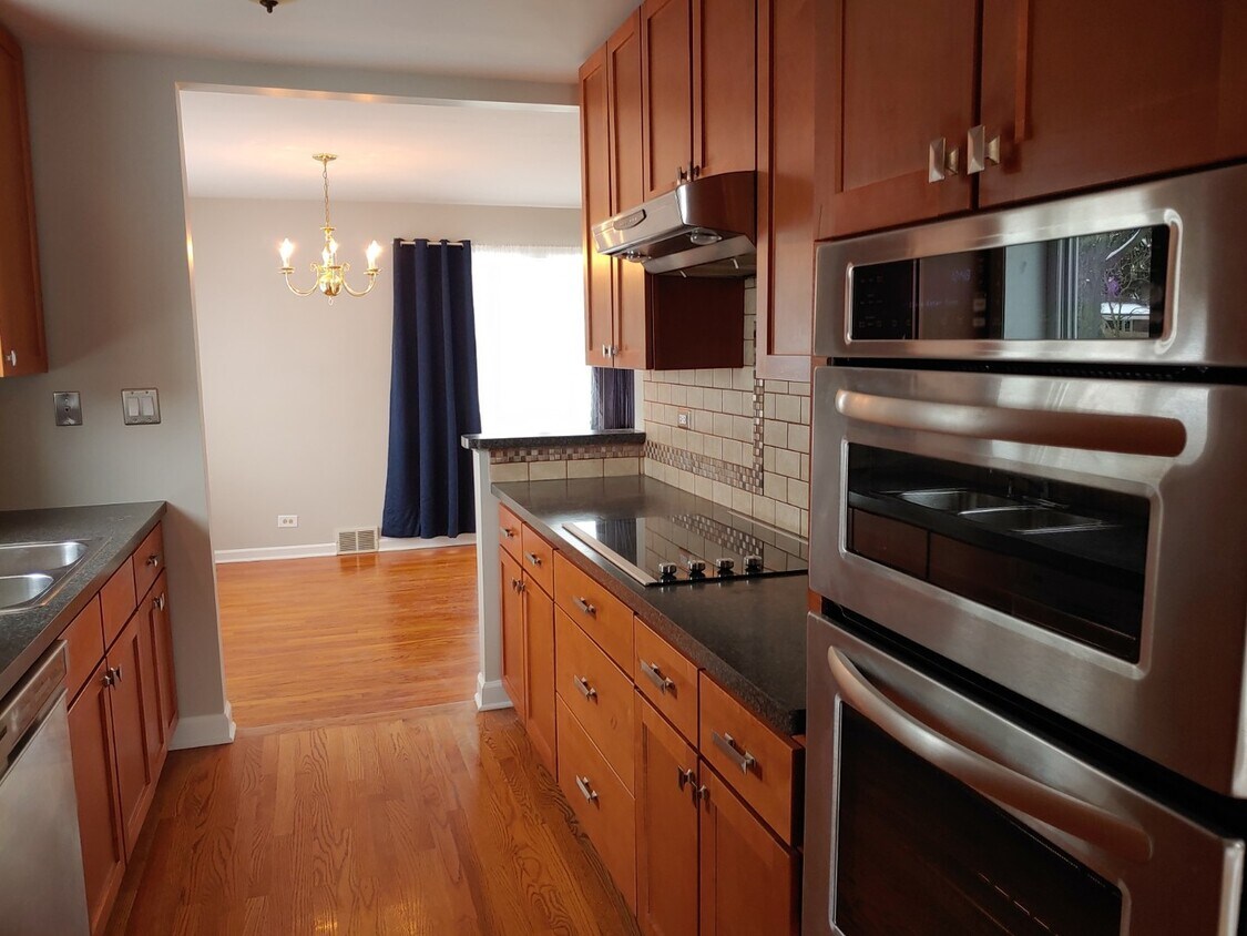 2164 Farnsworth Ln, Northbrook, IL 60062 - House Rental in Northbrook ...