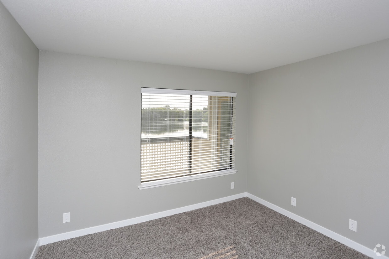Silver Bay Apartments - 3504 N Whistler Ln Boise, ID 83703 | Apartments.com