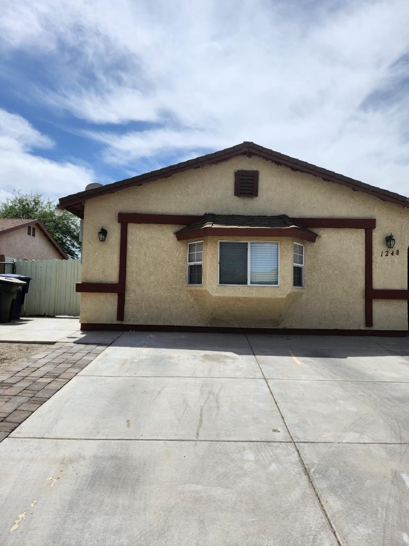 1248 Camino Del Rio Calexico Ca 92231 Room For Rent In Calexico Ca
