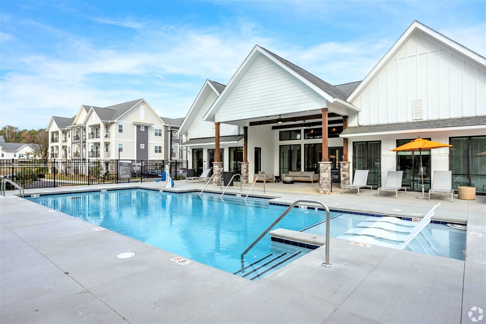 The Residences at Five Points - 381 McConnell St Knoxville, TN 37915 ...