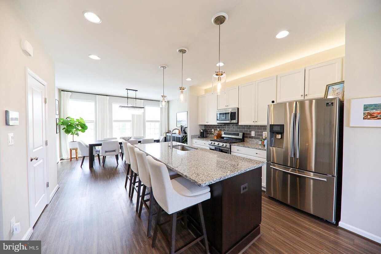 8182 Broad Pl, Manassas, VA 20110 - Townhome Rentals in Manassas VA ...